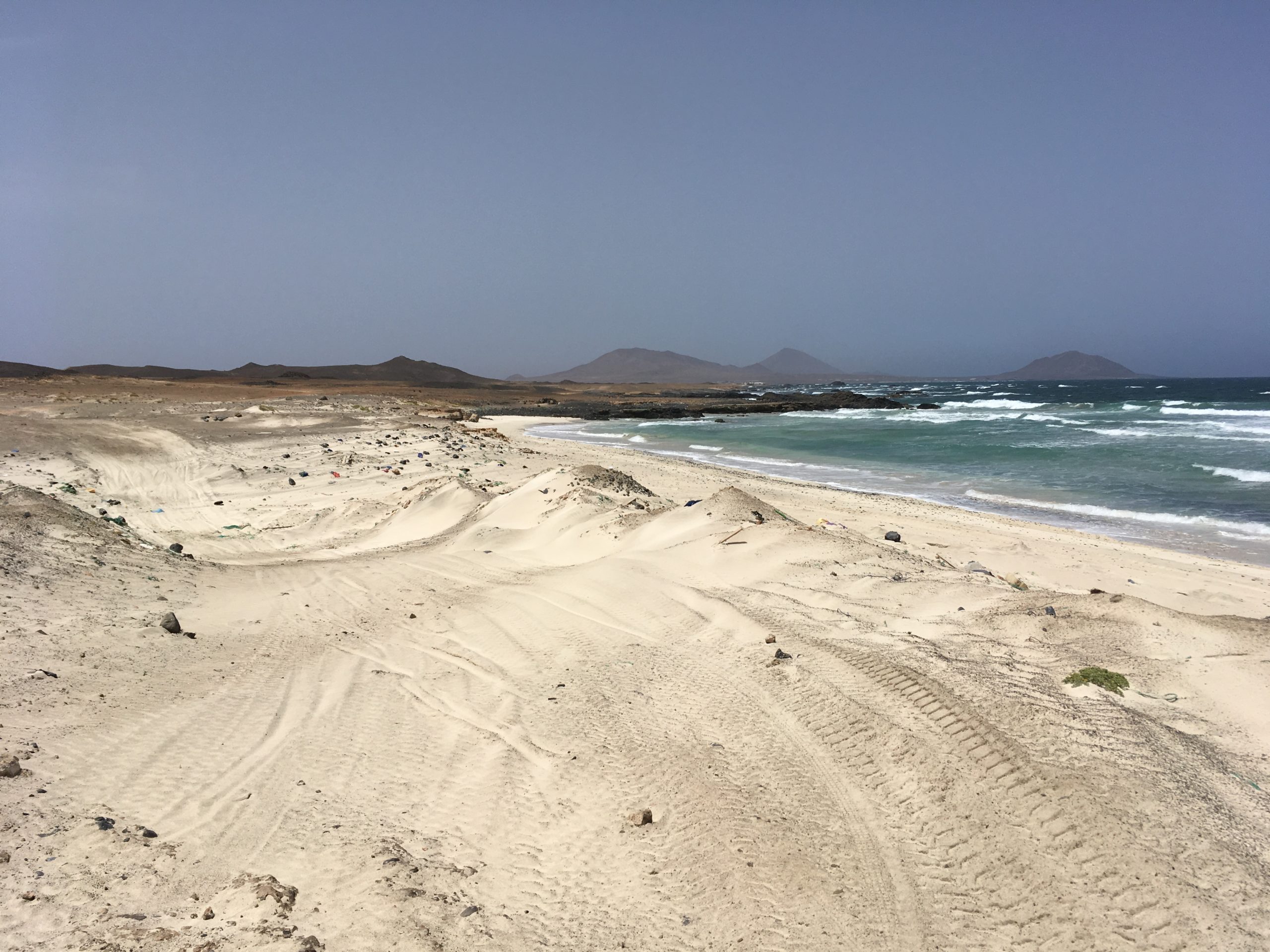 Friends, music, tuna and grog in sunny Cabo Verde. - HotelGalery69